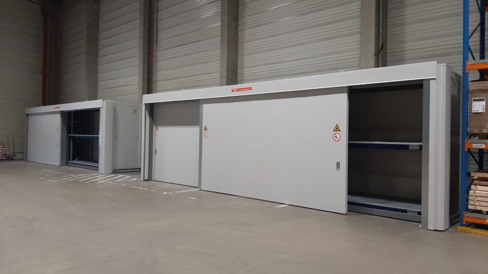 Brandwerende IBC-pallet opslagcontainer (schuifdeuren) -… | CGK Group
